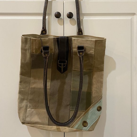 Vintage Addiction | Bags | Vintage Addiction Patchwork Tote Wleather ...